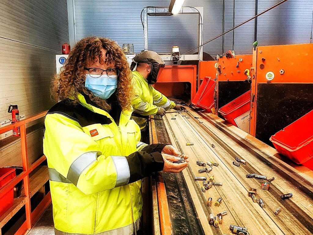 kari Bang lager 2 - Batteriretur